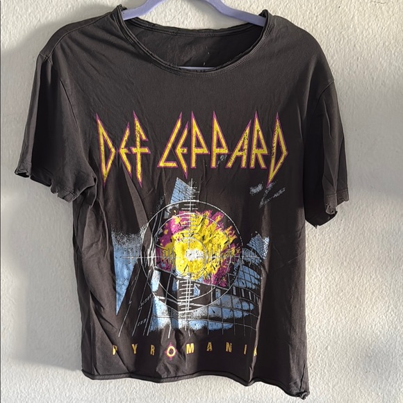 Tops | Def Leppard Graphic Tshirt | Poshmark